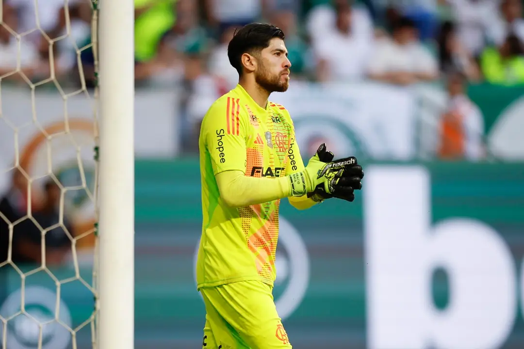 Agustín Rossi, o goleiro gigante do Flamengo em termos de números e ...