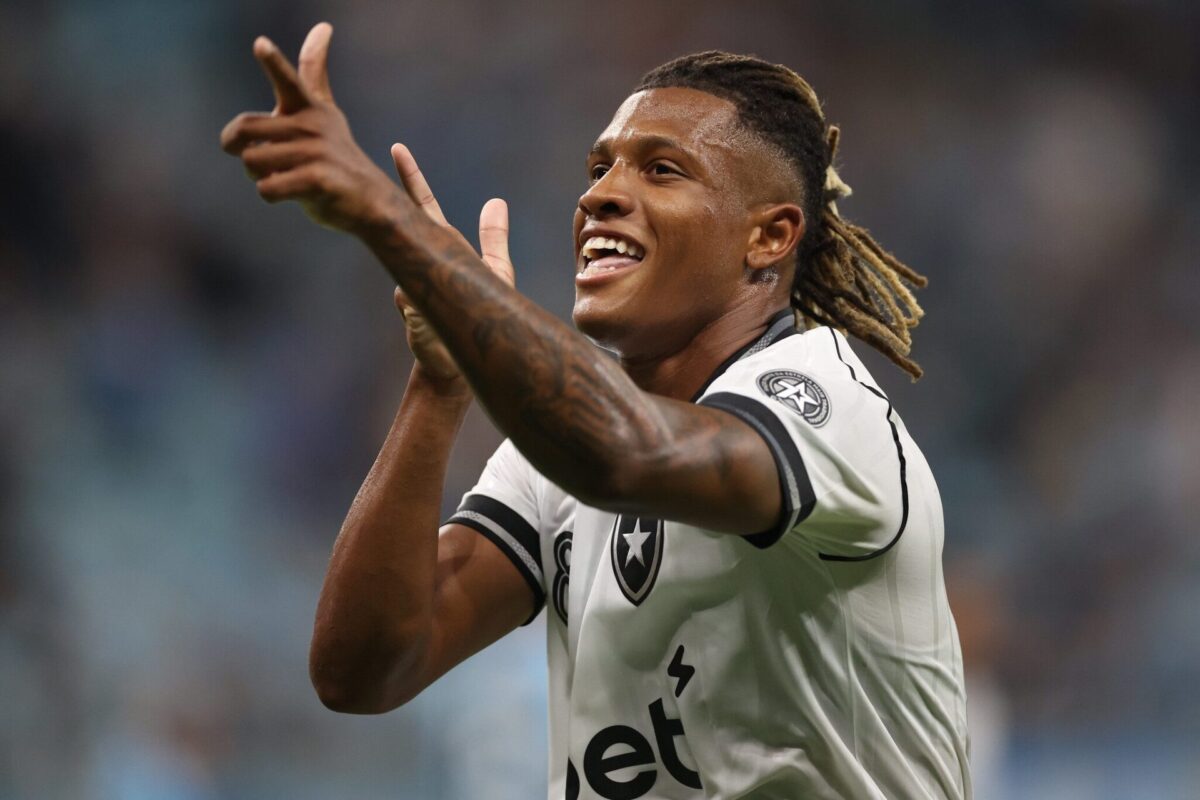 Flamengo tenta bater concorrentes e trazer "Queridinho de Ancelotti ...